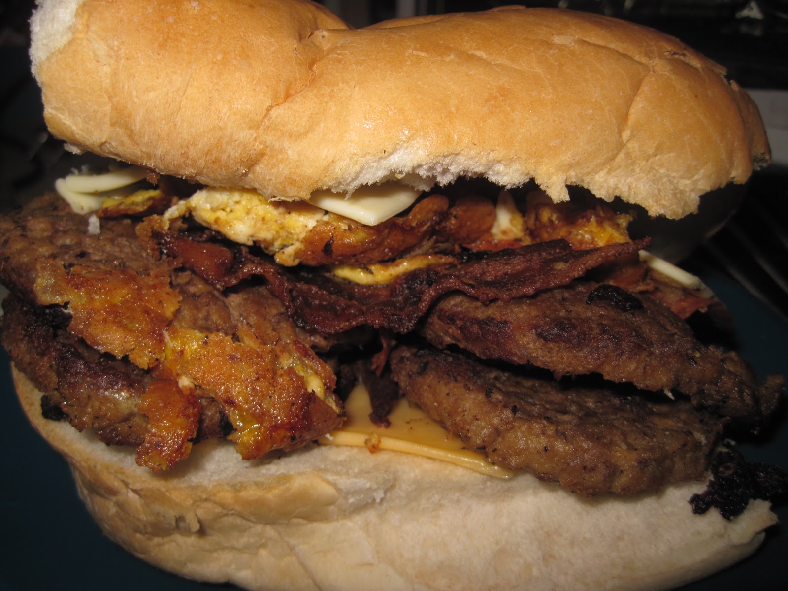 Season 2, Episode 1 aka The Good Morning Burger :: Edible Rex