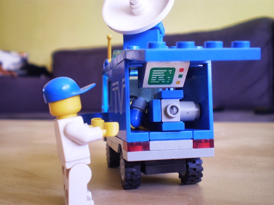 LEGO 6661 Lego City médiája: Mobil TV Stúdió - the Gamer