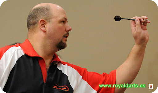 Hoy conocemos a …. Darin Young | Club Dardos Royal Darts