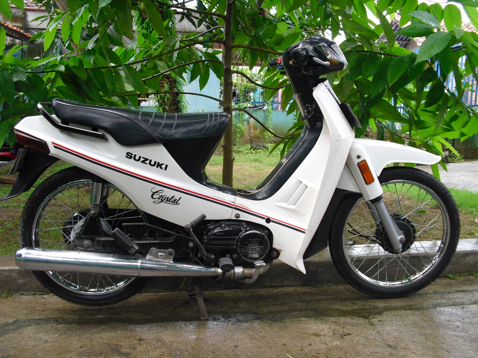 Pendidikan Penting untuk Masa Depan Kita: Suzuki RC110 Crystal, dari ...