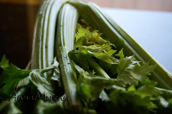 Buenas Migas. Blog de cocina de Anna Moreno.: SAL DE APIO HECHA EN CASA