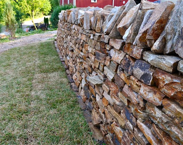 ROCKIN WALLS: How-To-Foundation