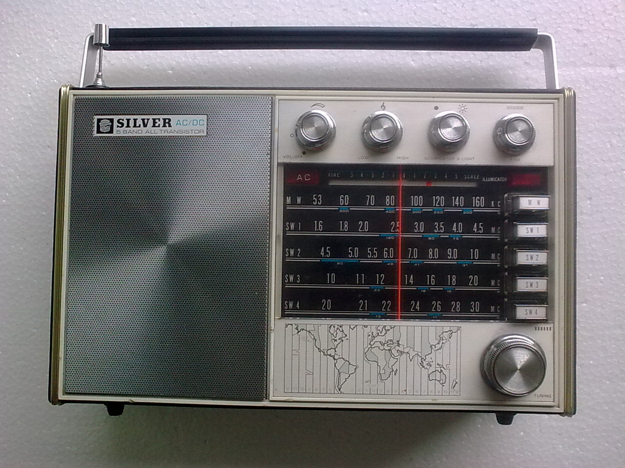 Djejak Masa: Radio Transistor Silver 9S-61 (Japan)