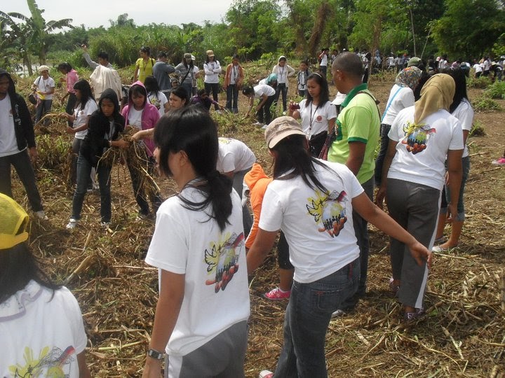 Ruel DG's Blog: NSTP-CWTS CLEANING ACTIVITY