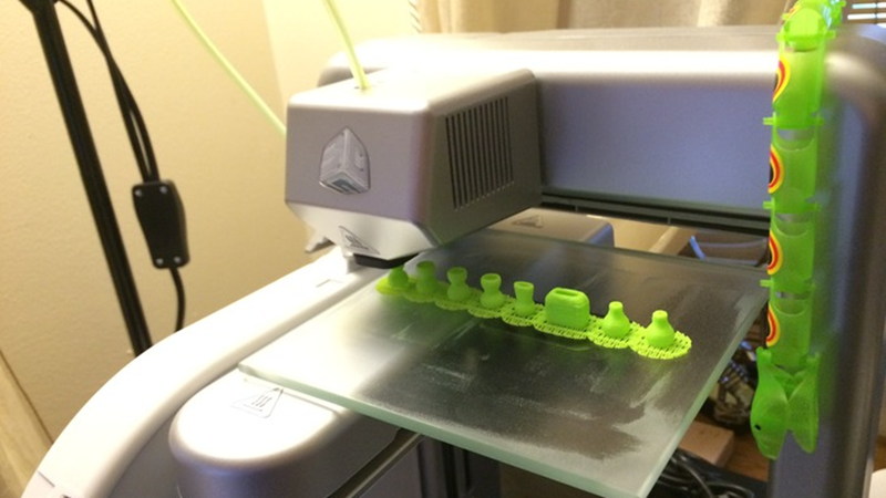 Snakable สายชาร์จโทรศัพท์ไม่ง้อท่อหดและลูกปัดเม็ดบีด | Blognone