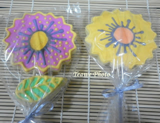 Welcome to Teawe's blog: Flower Cookies