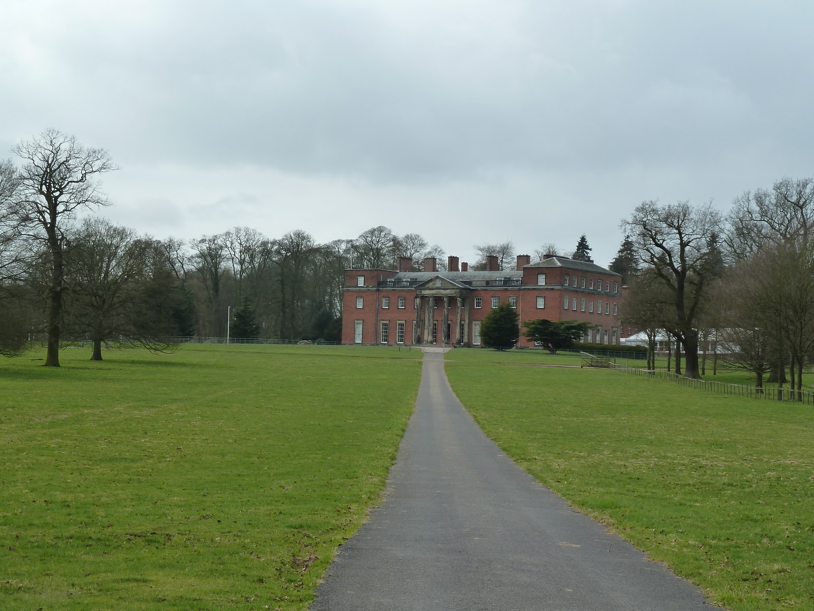 Narrowboat Caxton: Going walkabout around Brewood
