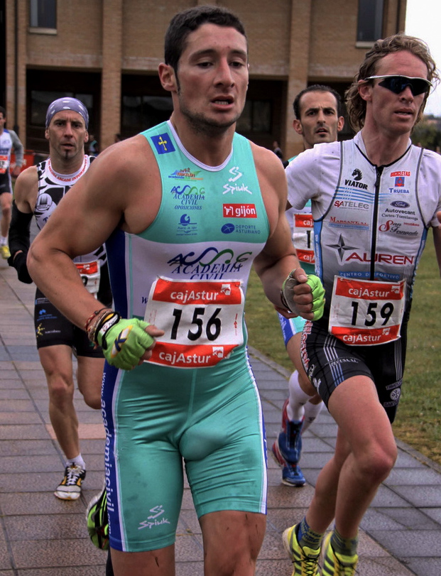 Gear Bulges: Tri Guys Bulges