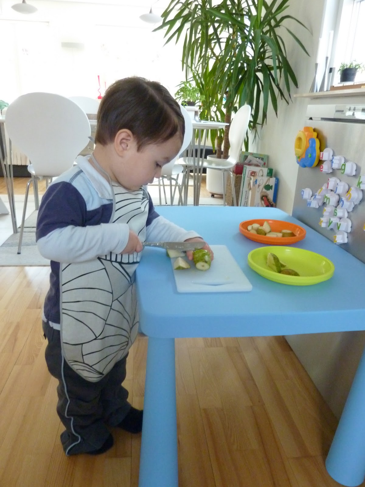 Family FECS: Montessori Activity: Cutting Fruits with Butter Knife ...