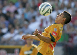 Learn football skills & tricks: Chest Traps: Coaching Points For ...