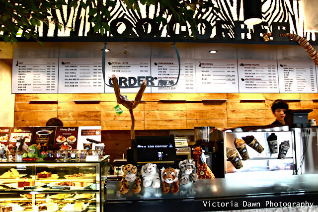 Victoria Dawn : Zoo Coffee!