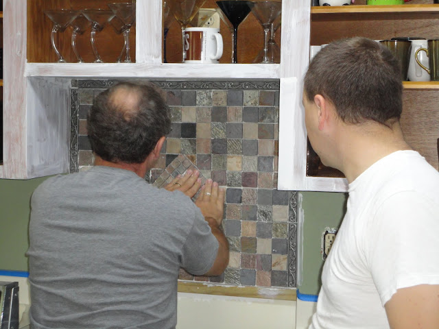 Beezleberry Tea Break