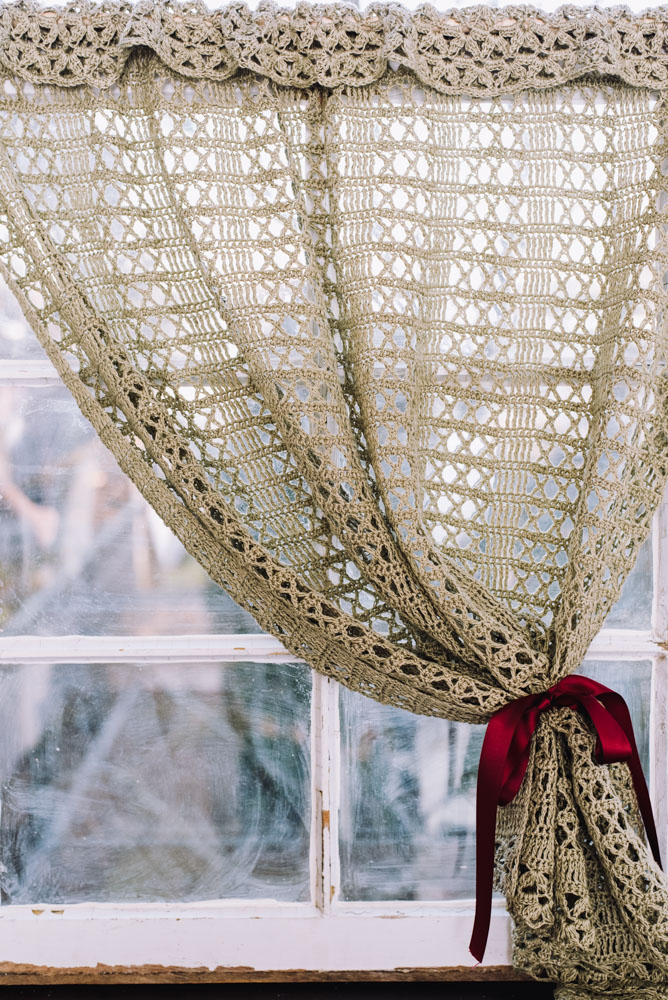 25 Crochet Curtain Patterns - All Free! - love. life. yarn. 25 Crochet Curtain Patterns - All Free! - love. life. yarn.