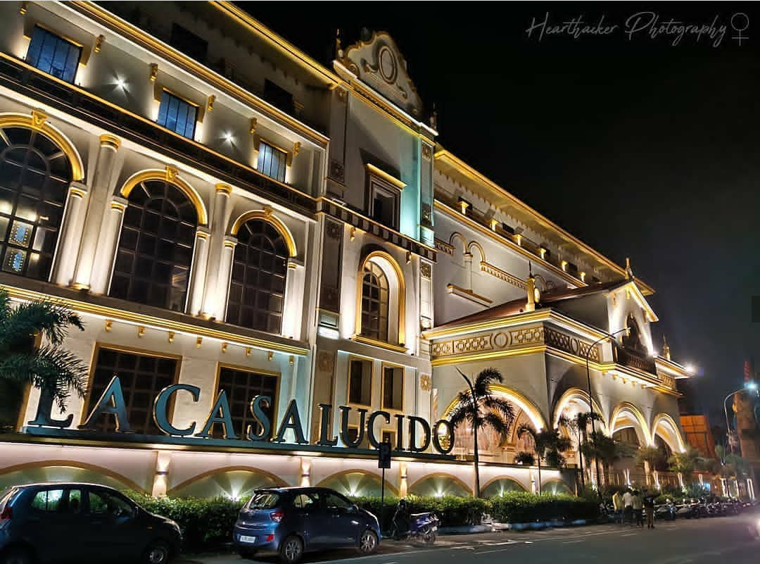 Amaazia Family Club - La Casa Lucido in the city Surat