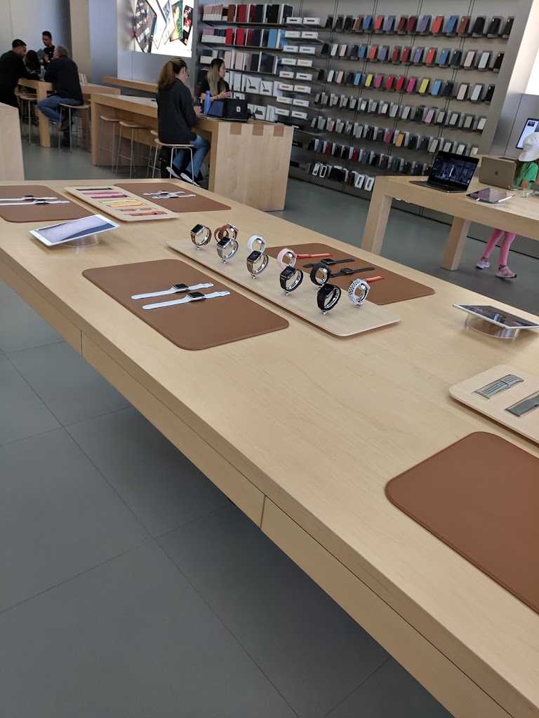 Apple Chestnut Street - San Francisco, CA 94123 - Location, Reviews ...
