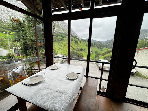 Restaurante Bar Parrilla El Roxin en Llanes