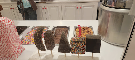 North Pole Fudge And Ice Cream Co - 618 Pine Knot Ave, Big Bear Lake ...