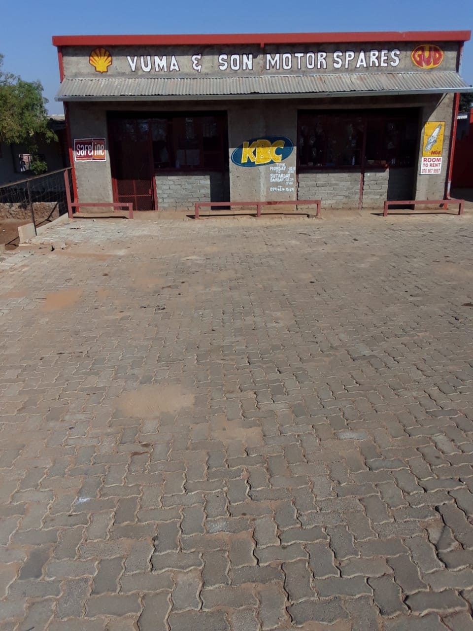 Vuma and son motor spare in the city Soshanguve