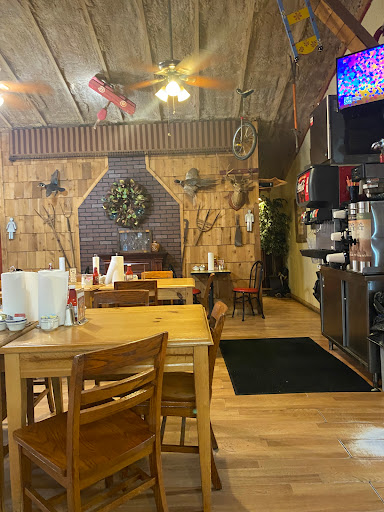 Treehouse Cafe | Quirky American Restaurant in Magnolia, Texas
