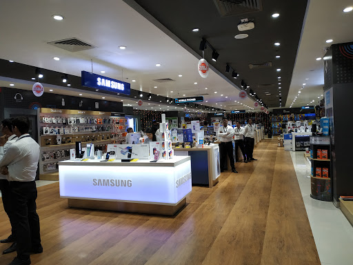 Reliance Digital in Prabhadevi, Mumbai