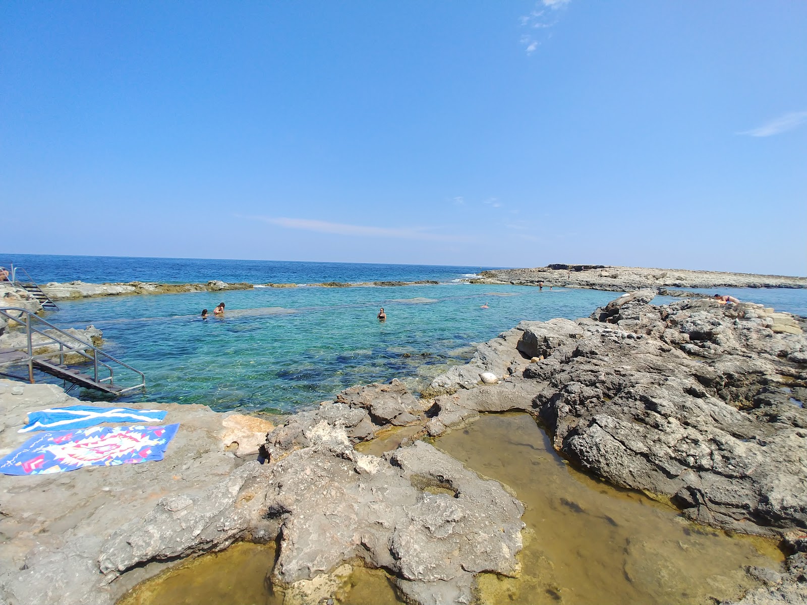 Qawra Point Beach 🏖️ Otok Malta, Malta - podrobne funkcije, zemljevid ...