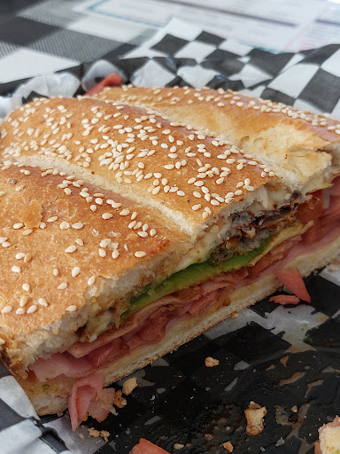 Restaurante Tortas Deli en Aguascalientes