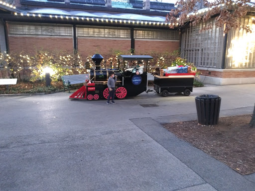 Bronx Zoo Store in The Bronx, New York - Zaubee