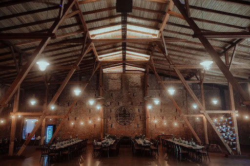 Karolinenhof Farm Gmbh in Hainburg an der Donau, - Zaubee