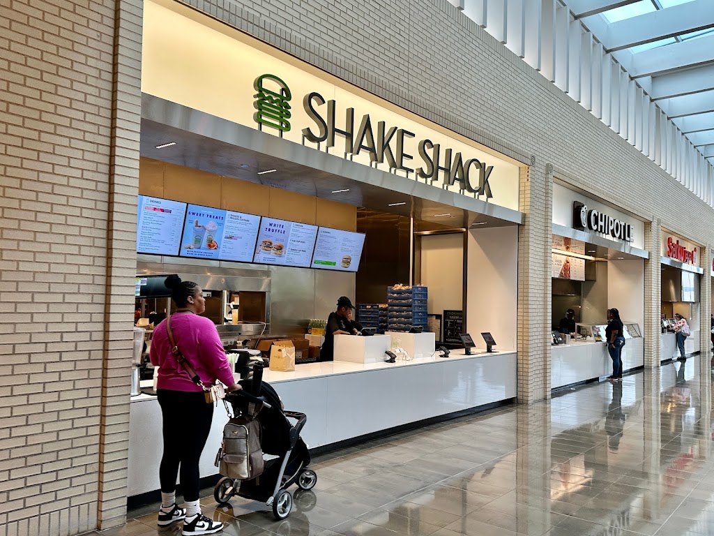 Shake Shack NorthPark Center - Dallas, TX 75225 - Menu, Reviews, Hours ...