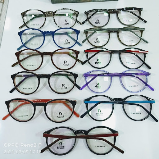 Sai Opticals in Versova, Mumbai