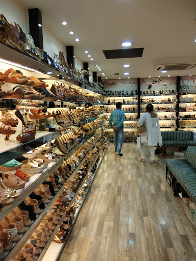 Habit Shoes in Colaba, Mumbai