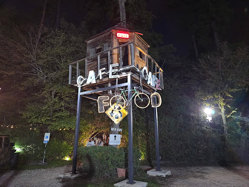 Treehouse Cafe | Quirky American Restaurant in Magnolia, Texas