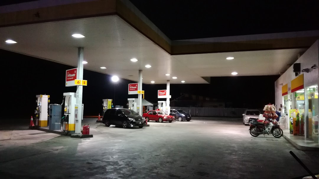 Shell di bandar Tanah Merah