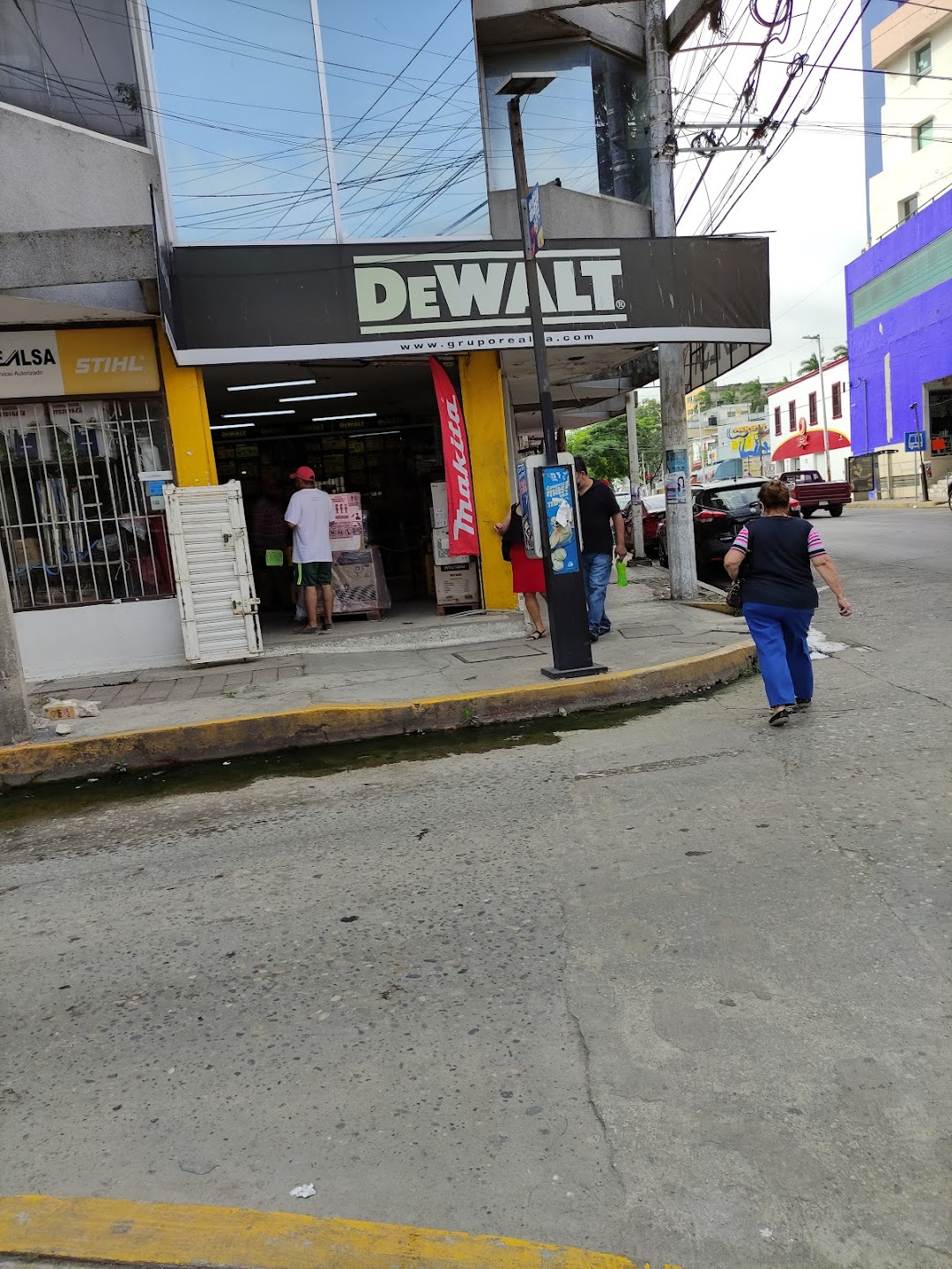 ( GRUPO REALSA EN HERRAMIENTAS SA DE CV) en la ciudad Villahermosa