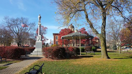 Tourist Attraction «Woodstock Square Historic District», reviews and ...
