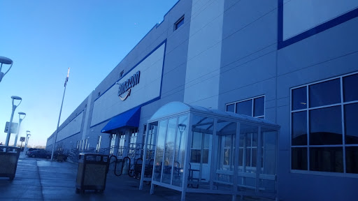 Amazon Fulfillment Center - MDW9 in Naperville, Illinois - Zaubee