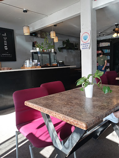 Restaurante Monociclo Libros & Café - Nerón en Playas de Rosarito