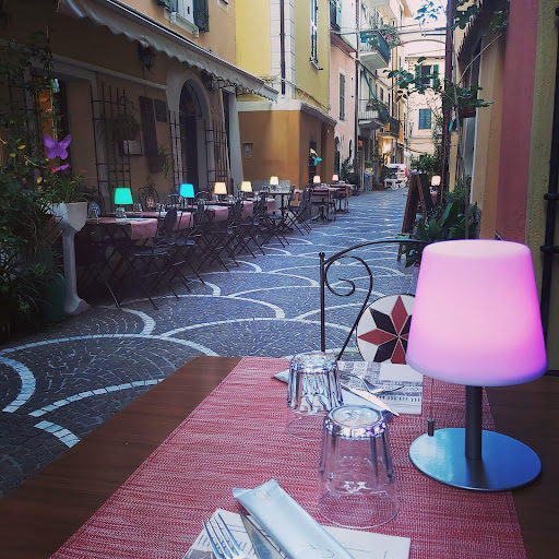 Ristorante Trattoria dei Caruggi in Pietra ligure con cucina Italiana