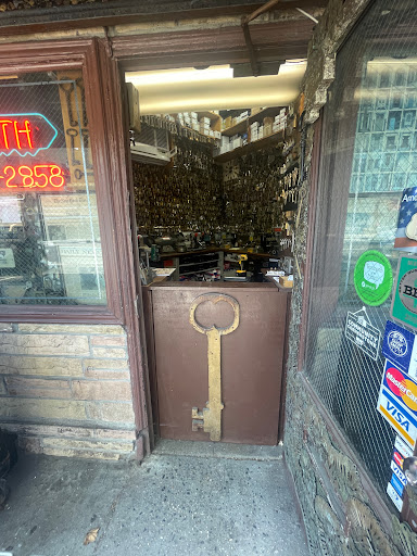 Locksmith «Greenwich Locksmiths», reviews and photos, 56 7th Ave S, New ...