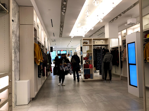 Rent the Runway NYC Flagship Store - AZexplained