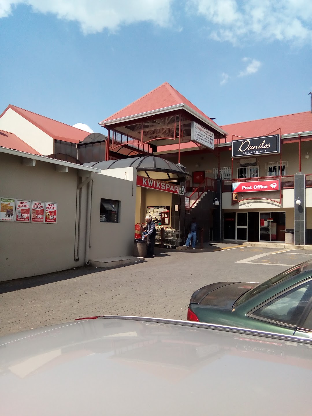 The Glen Curve Shopping Centre in the city Edenvale