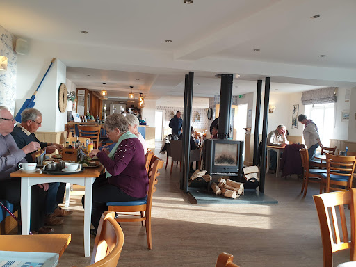 Amroth Arms in Amroth, Saundersfoot, - Zaubee