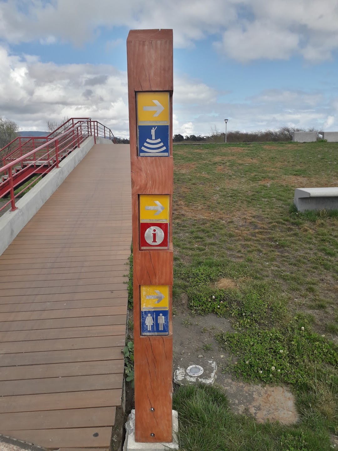 Totem informativo 1, parque humedal los batros en la ciudad San Pedro ...