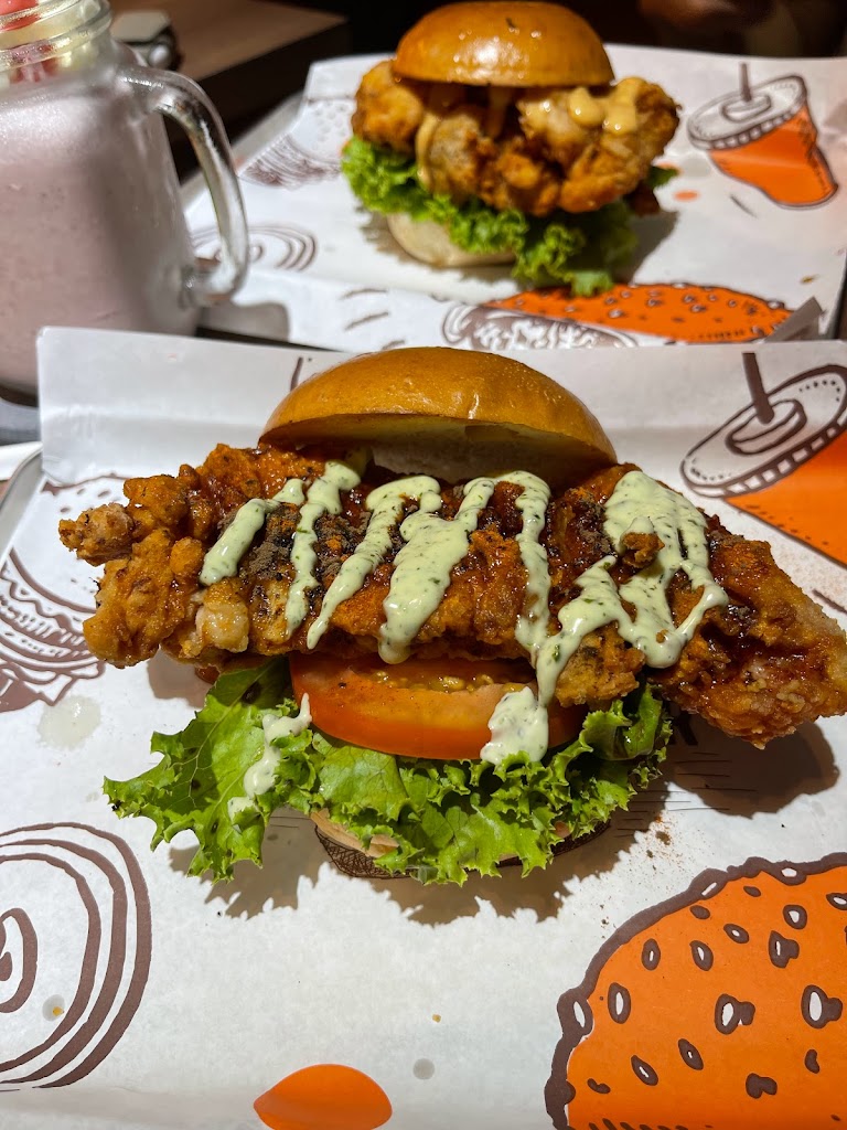 台北市中正區 Clucking Good ｜炸雞漢堡｜奶昔｜咖啡｜甜點 - 台灣餐廳推薦 手搖推薦 甜點推薦 買一送一 優惠訊息