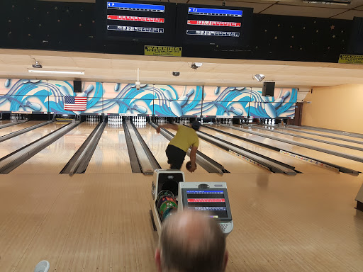 Bowling Alley «Apple Valley Bowl», reviews and photos, 1304 S Main St ...
