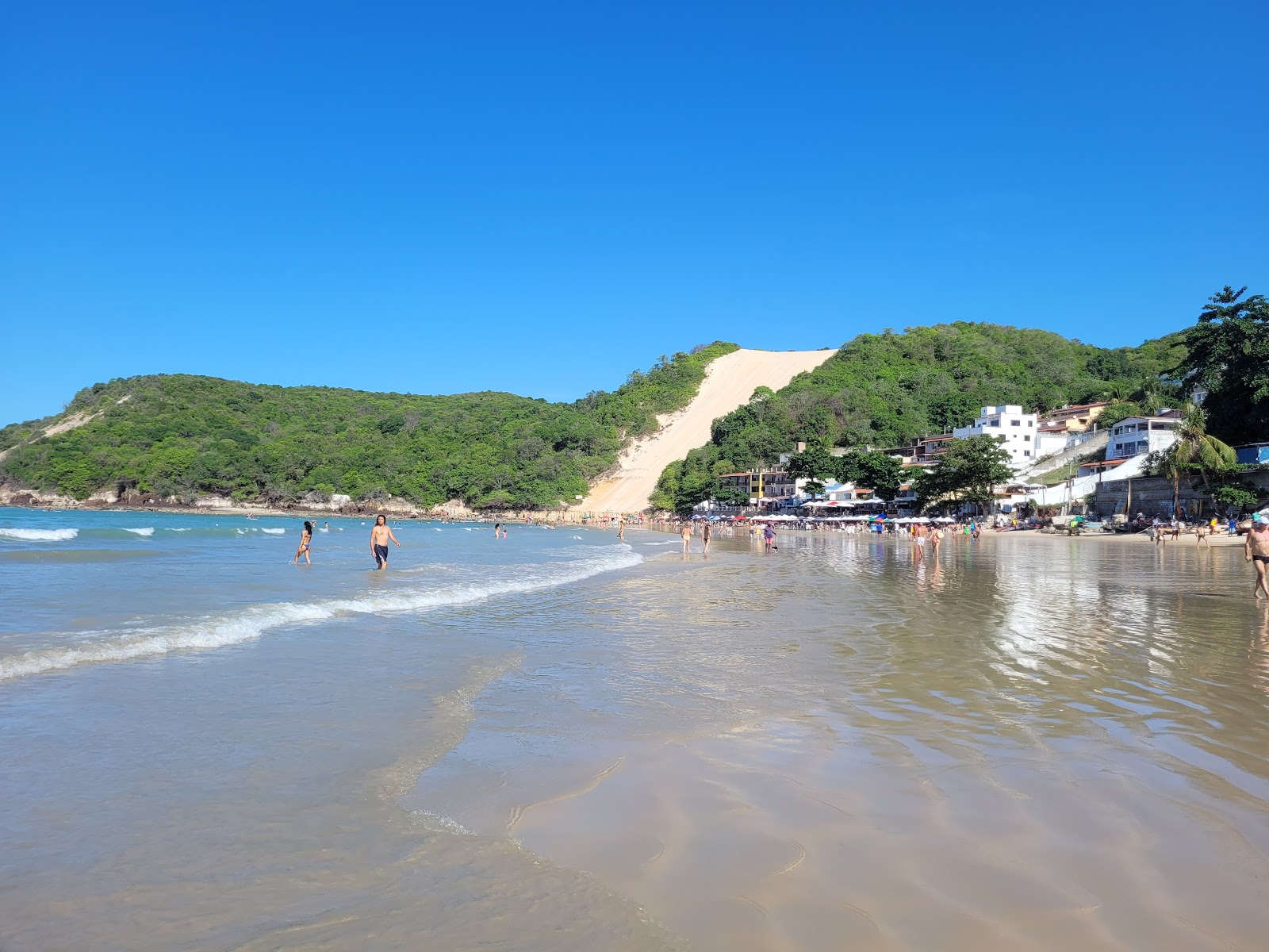 Explore Praia de Ponta Negra (Flamboyants) in Rio Grande do Norte, Brazil