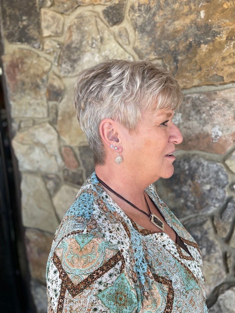 Highlightz Hair Salon - Blue Ridge, GA 30513 - Services and Reviews