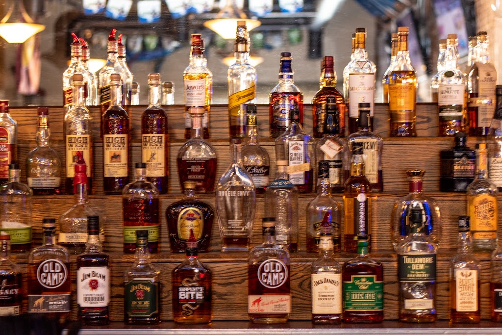 Blue Gator Sports Pub & Grill - Mount Pleasant, MI 48858 - Menu, Hours ...