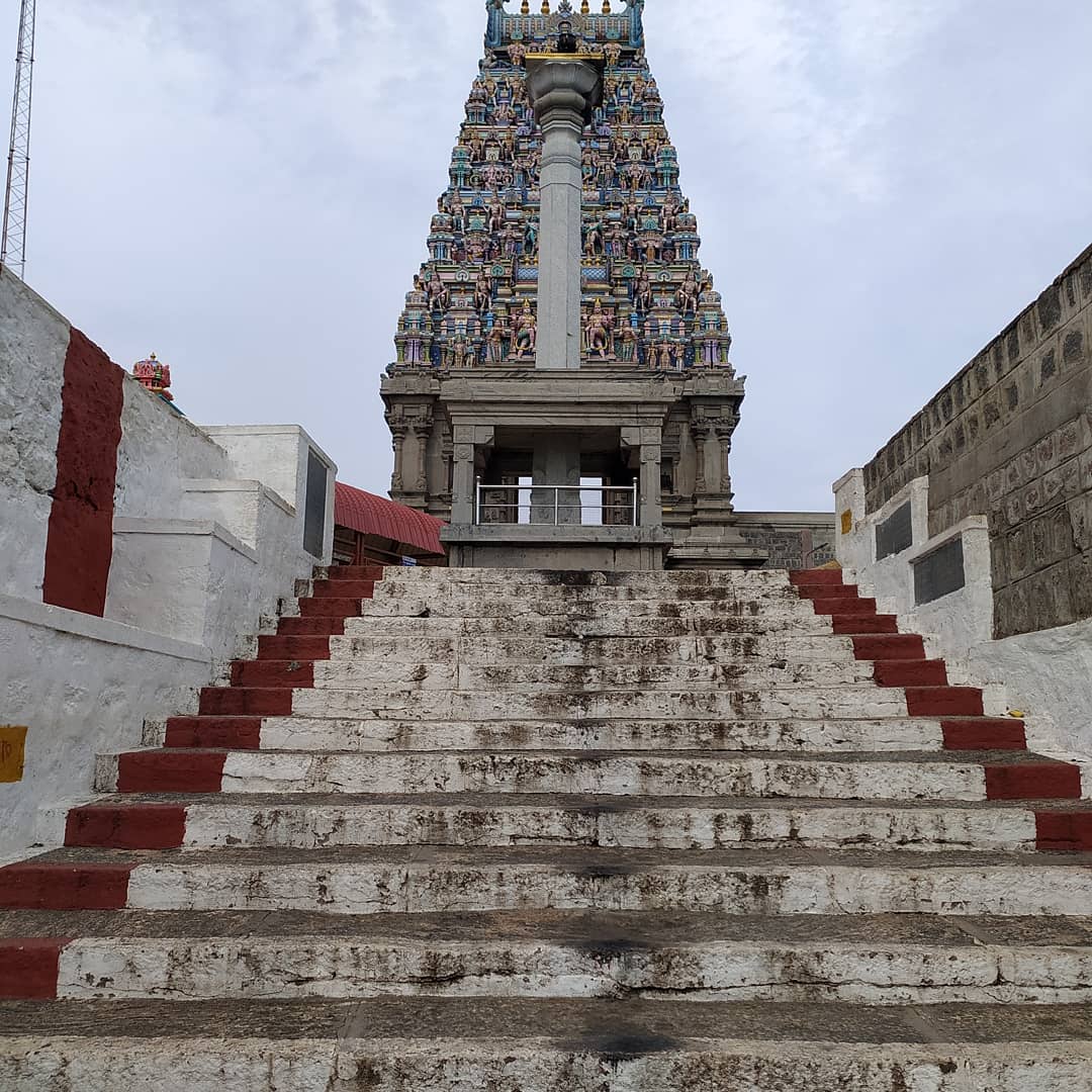 Chennimalai Murugan Temple in the city Chennimalai