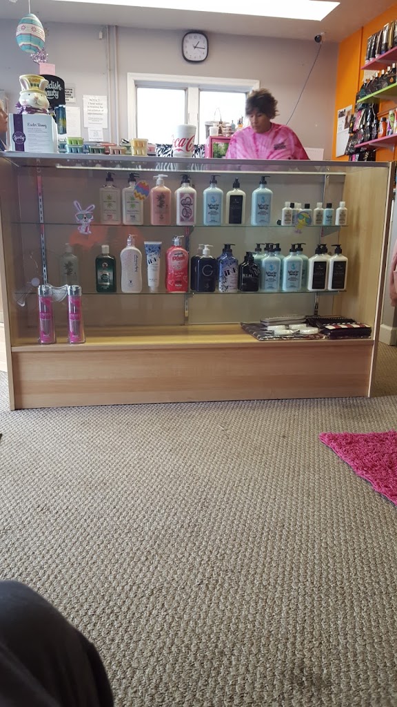 Lisa's Tanning Salon - Tipton, IN 46072 - Services and Reviews